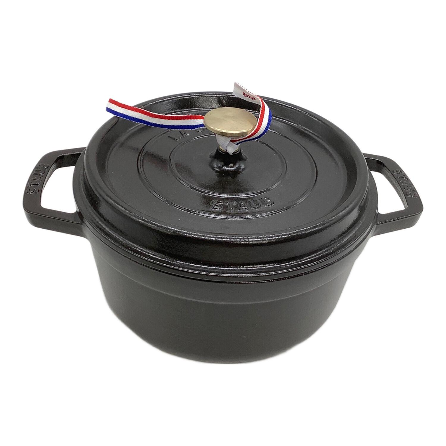 Staub (ストウブ) 両手鍋 ブラック 22cm 2.6L 40509-305 ピコ ココット ラウンド｜トレファクONLINE