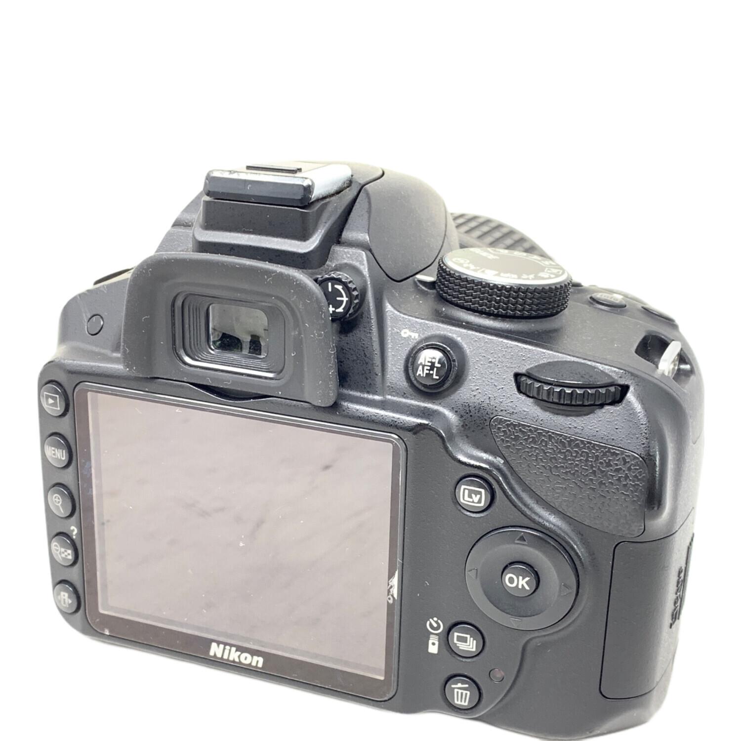 Nikon (ニコン) デジタル一眼レフカメラ ダブルズームキット ※内部ホコリ有 D3200 2416万画素 APS-C 専用電池 SDXCカード対応 ISO100～6400 1/4000 ...